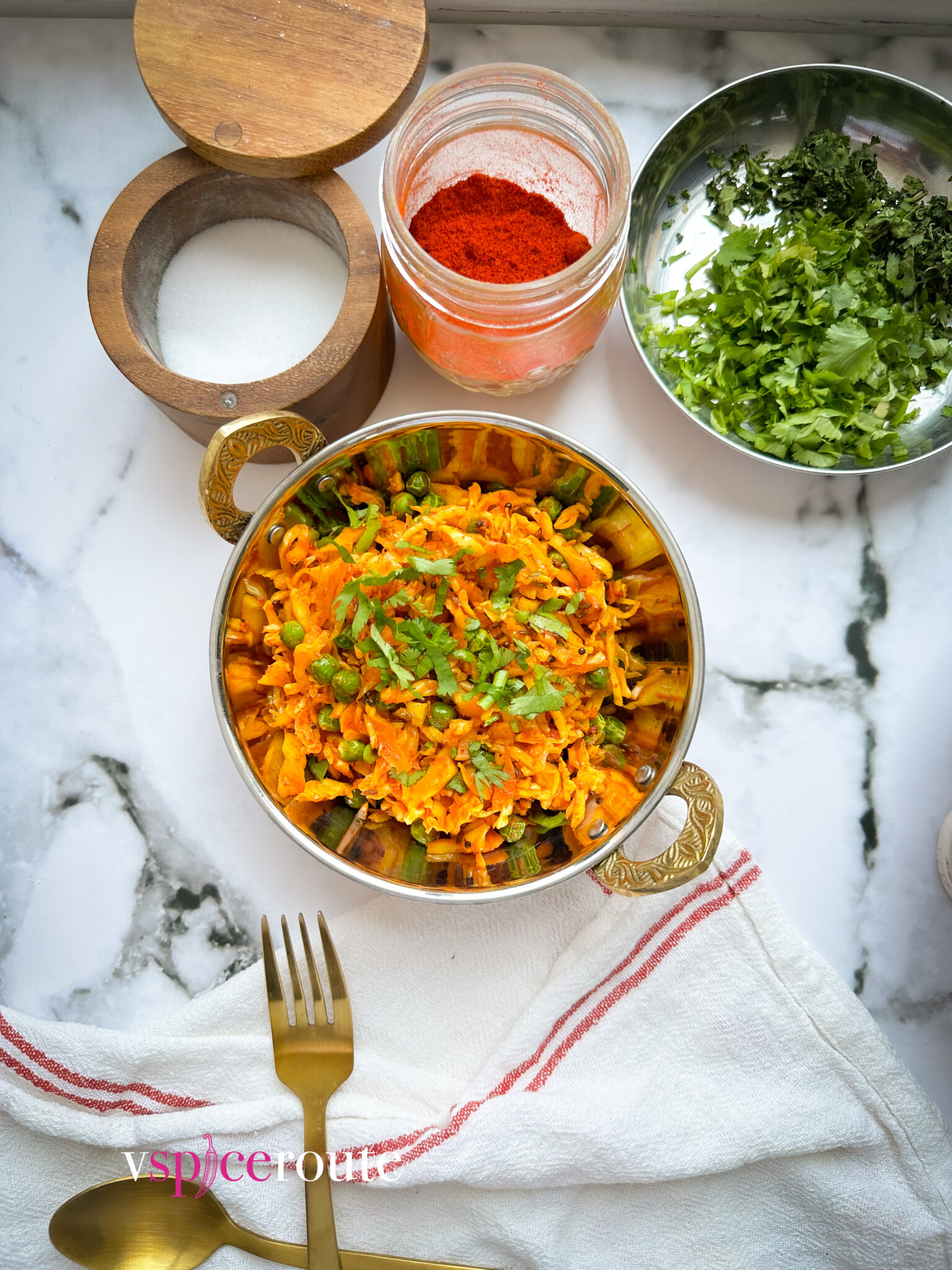 Kobi Vatana nu shaak | Dry Cabbage curry - vspiceroute